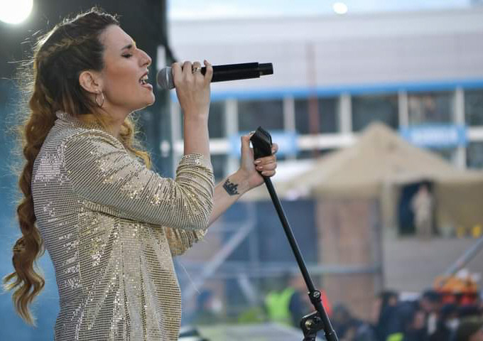 Quién es Narella Ontivero, la cantante de Río Gallegos que busca su ...