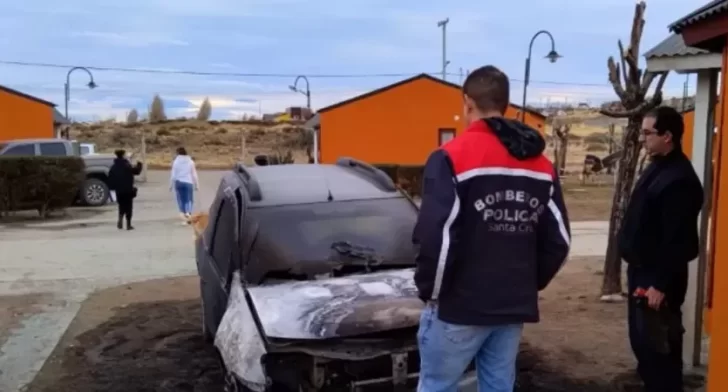 Una camioneta quedó atrapada por las llamas: pérdidas totales | La ...