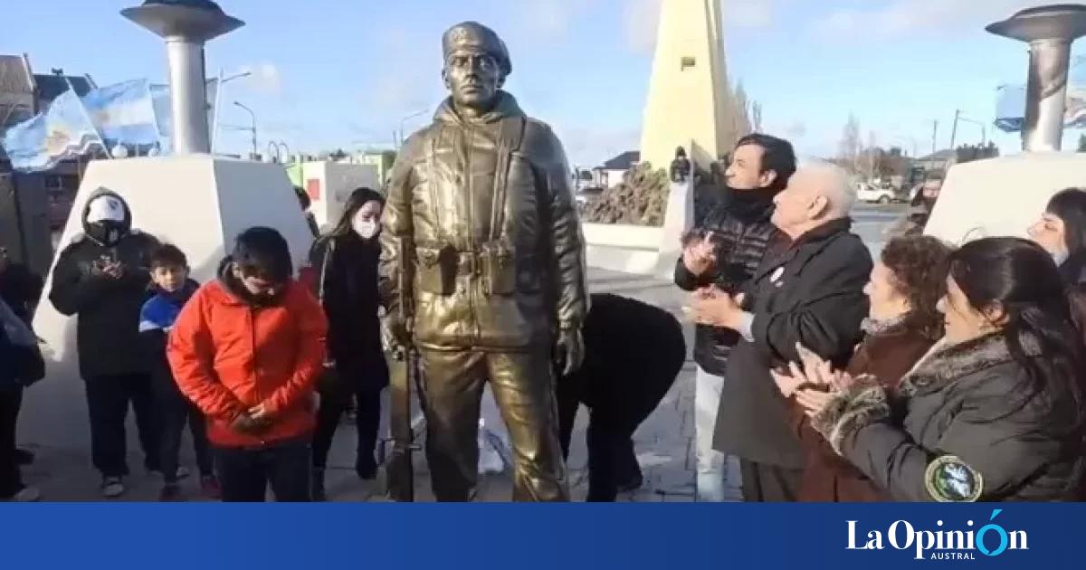 Emotiva inauguración de la estatua a escala real del soldado José ...