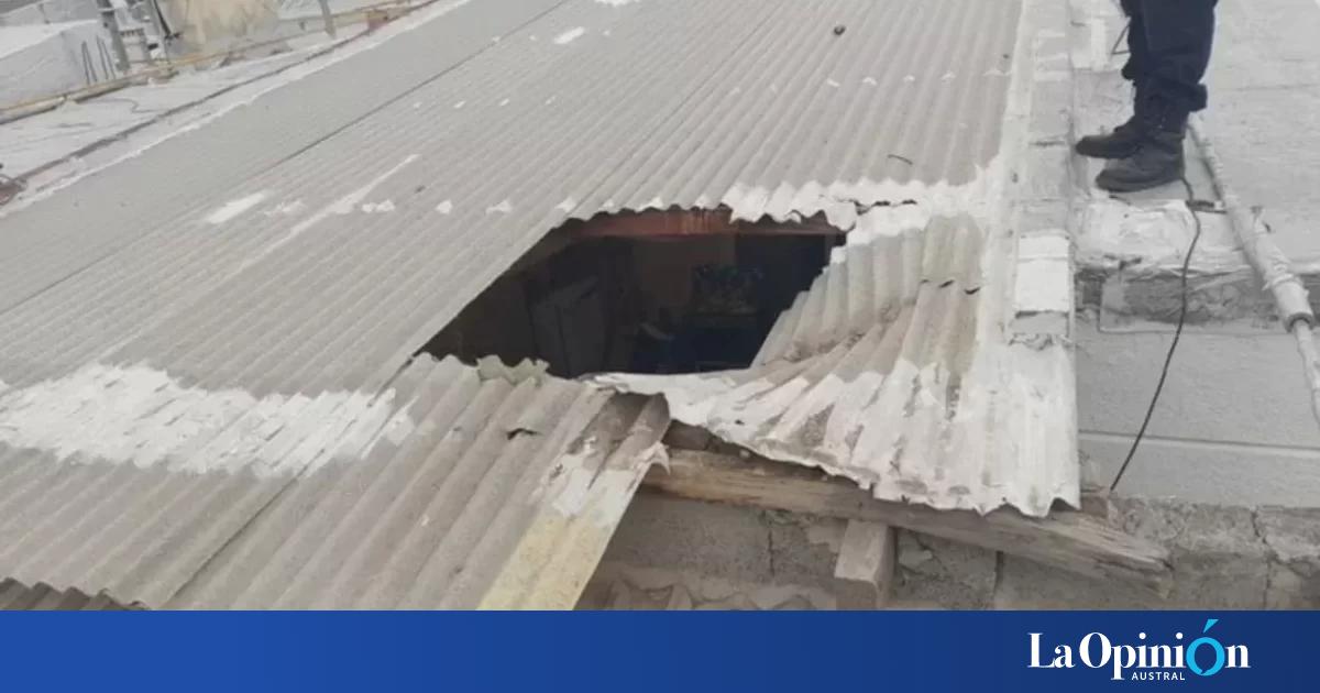 Intentaba reparar la membrana del techo y se cayó: se encuentra grave ...