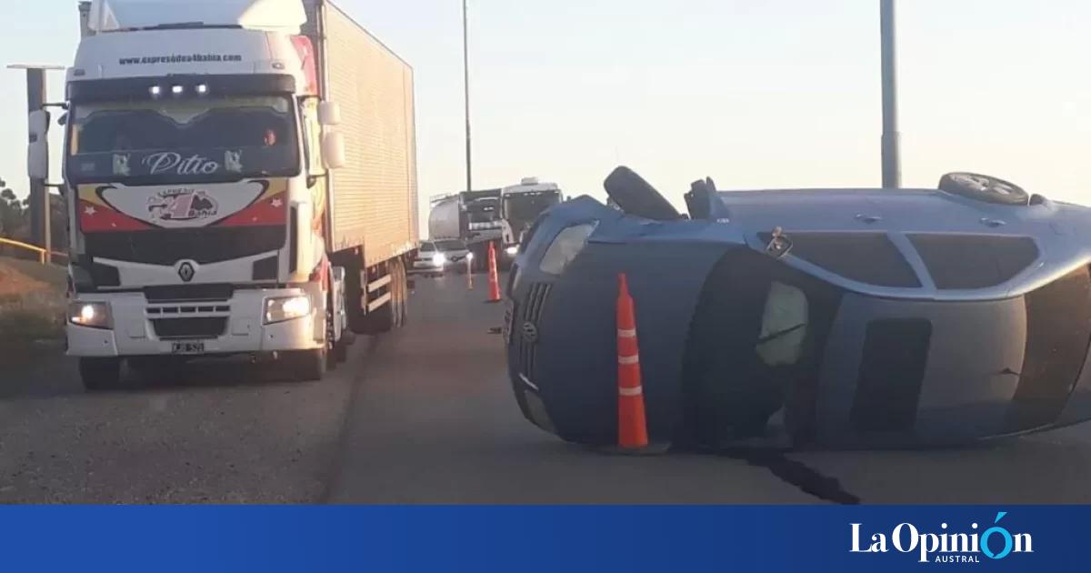Intentó pasar un camión y protagonizó un vuelco en la Ruta 3 | La ...