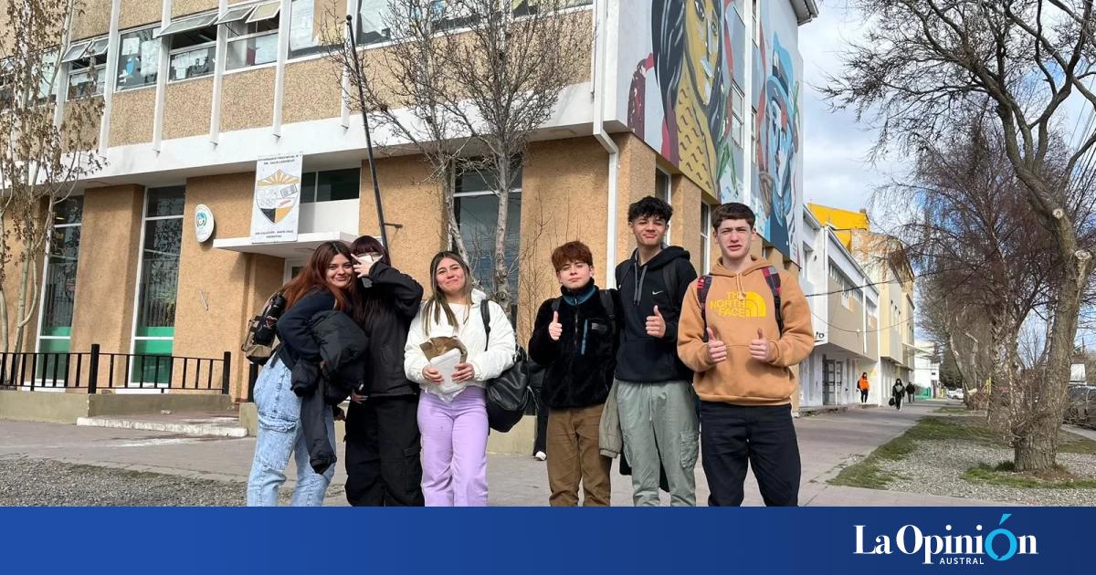 Los estudiantes secundarios de Río Gallegos celebraron su día | La ...