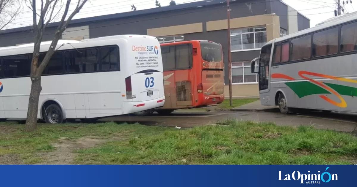 Teodoro Camino aclaró que no hay despidos de choferes de la UCRA y que ...