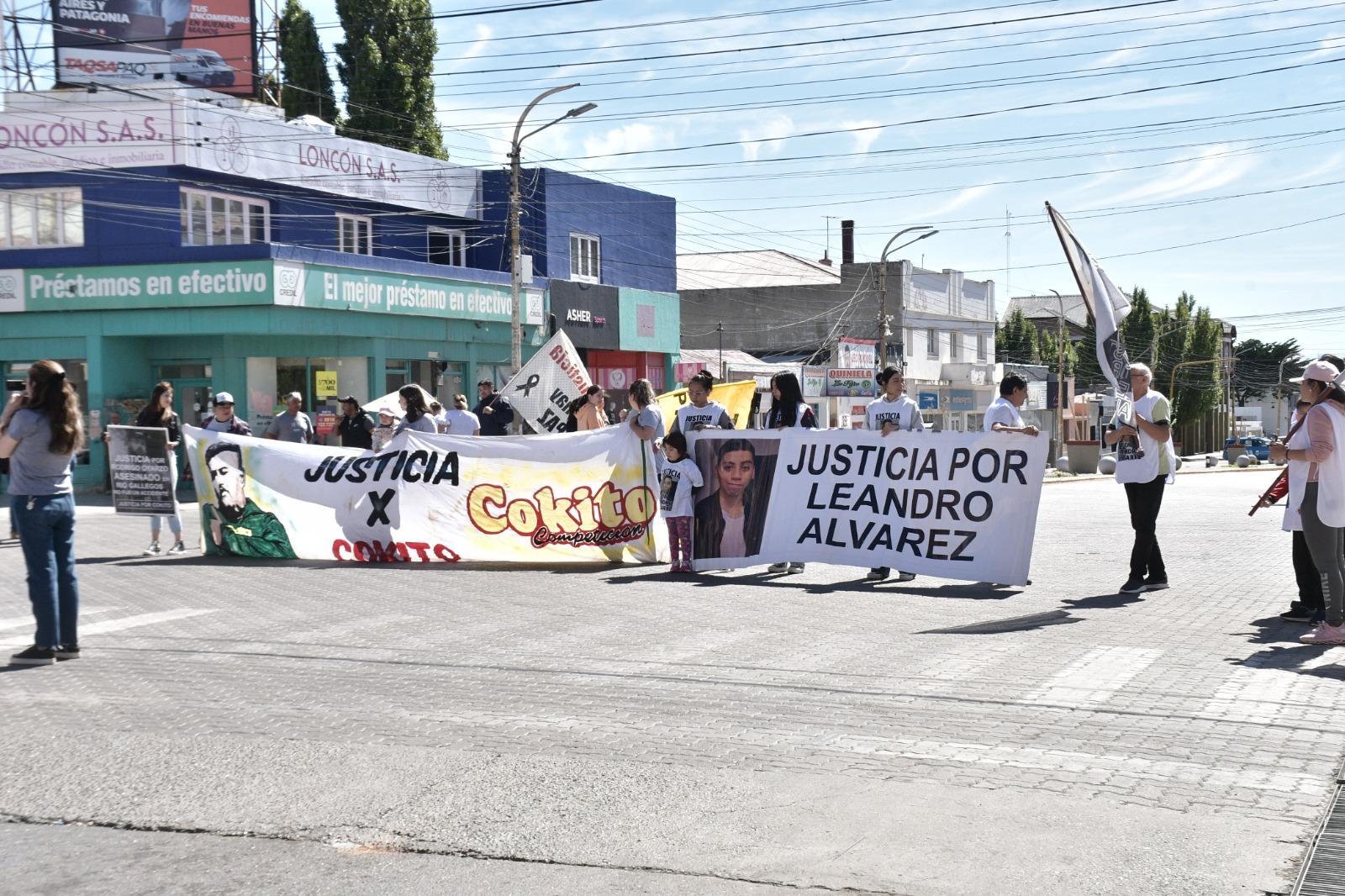 Vecinos Se Manifestaron En El Izamiento Dominical Con Reclamos De