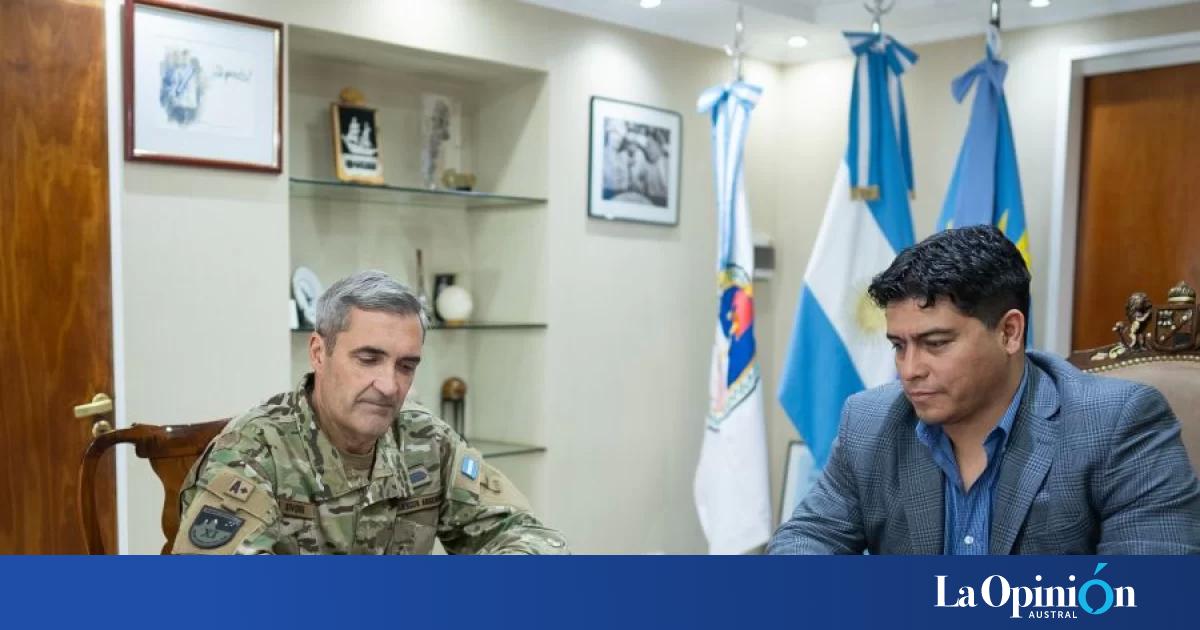 Claudio Vidal y el Ejército organizarán un gran desfile para el 25 de ...