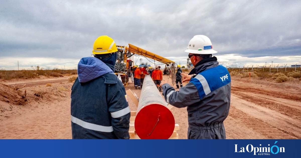 YPF dio inicio a la construcción del primer tramo del oleoducto Vaca Muerta Sur | La Opinión Austral