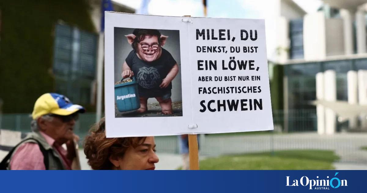 Manifestantes rechazaron la presencia de Javier Milei en Alemania | La ...