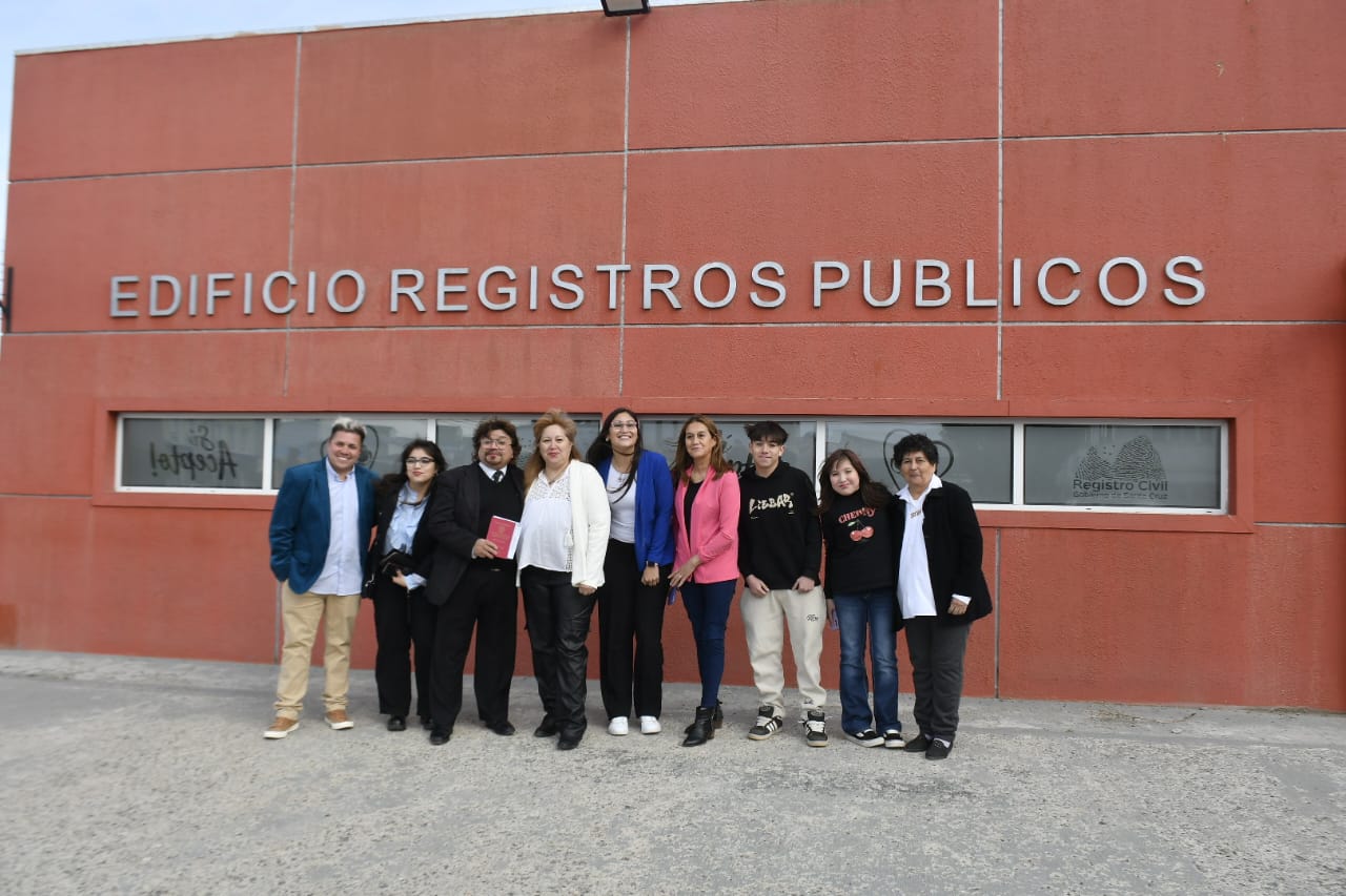 Rodolfo Valentín y Cintia Torres fueron la primera pareja en casarse en el Día de los Enamorados ...