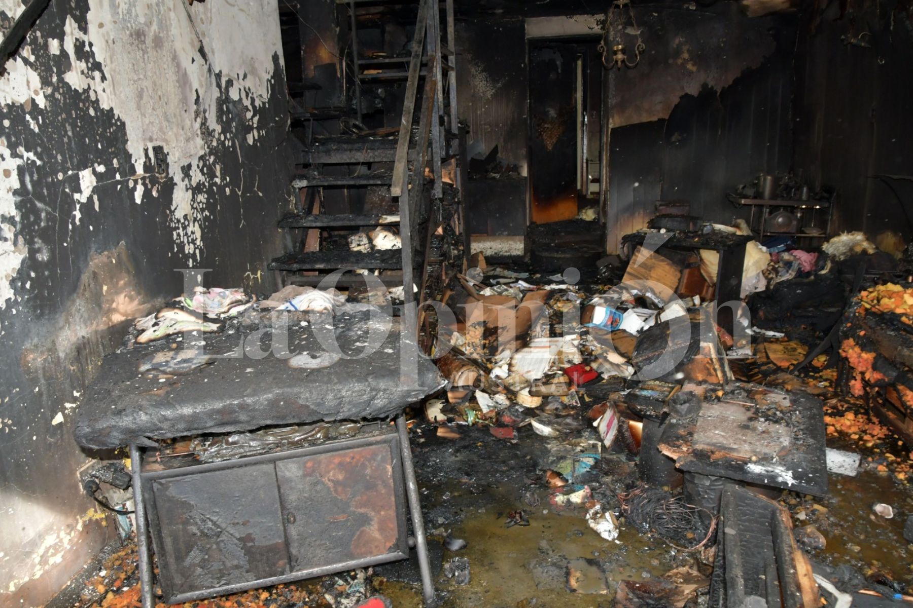 Voraz incendio consumio una casa completa en Río Gallegos: “Fueron muchas explosiones” | La ...