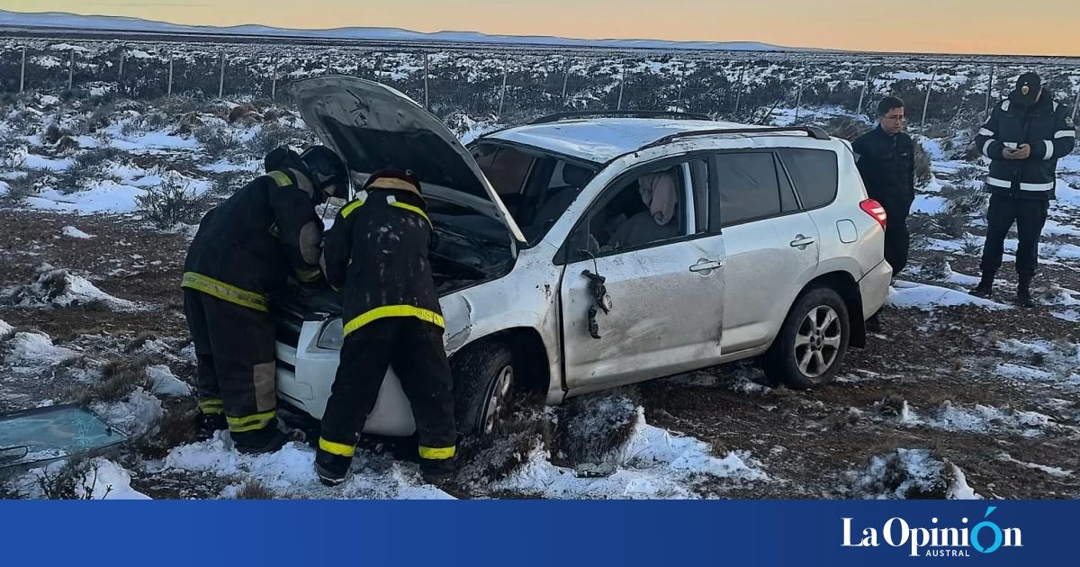 Una pareja de Río Gallegos fue hospitalizada tras un vuelco cerca de ...